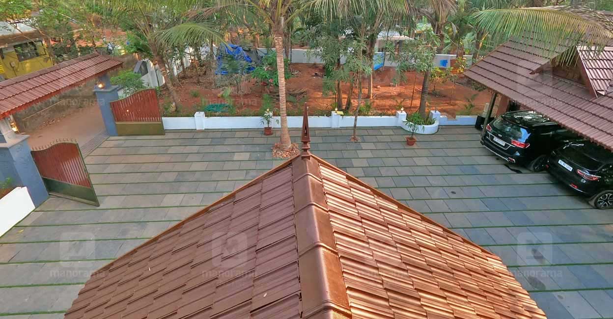 Hareesh Kanaran’s traditional house in Calicut boasts of classy ...