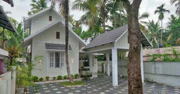 House in Neendakara a mesmerising spectacle of cost-effective, simple ...