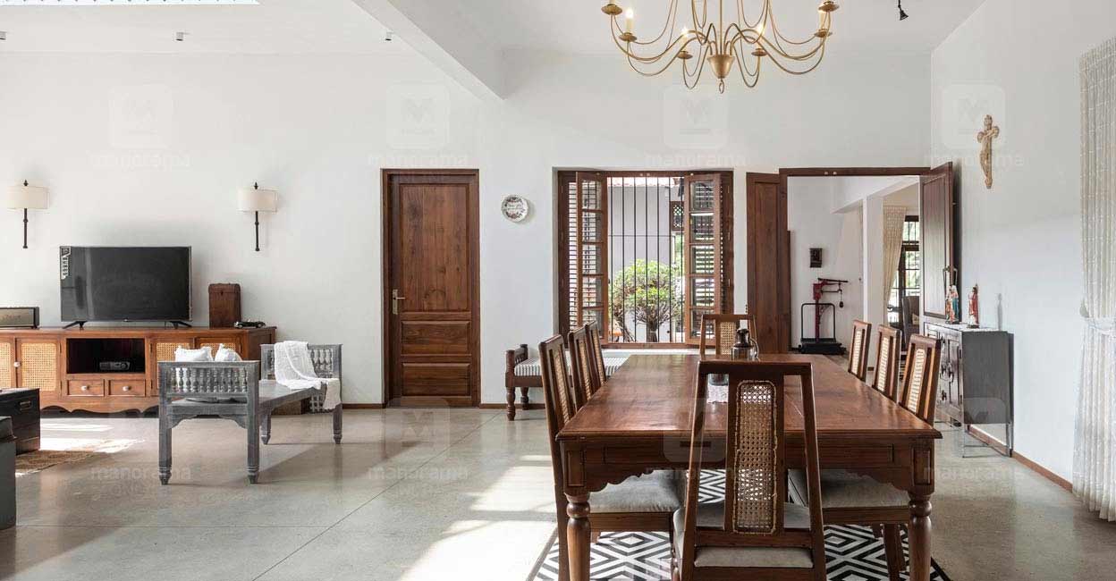 This classy Kalady house celebrates traditional and Dutch architectural ...