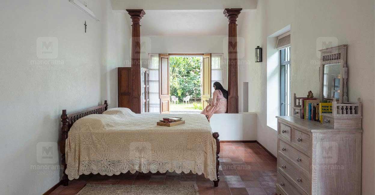 This classy Kalady house celebrates traditional and Dutch architectural ...