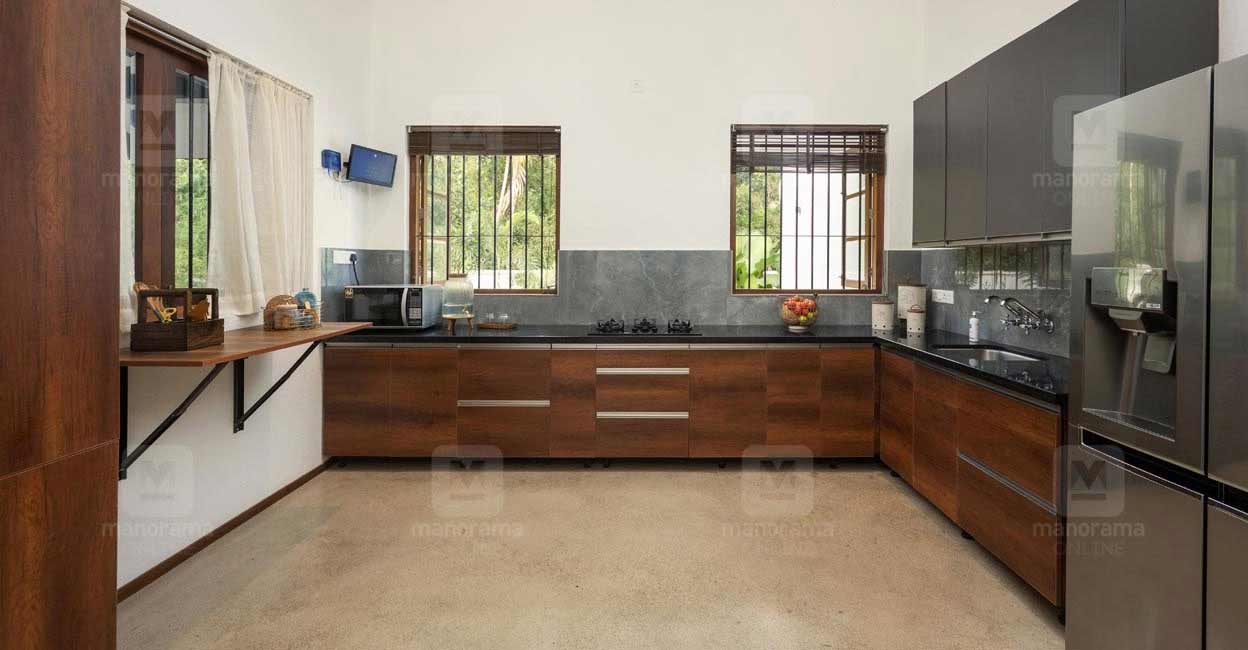 This classy Kalady house celebrates traditional and Dutch architectural ...