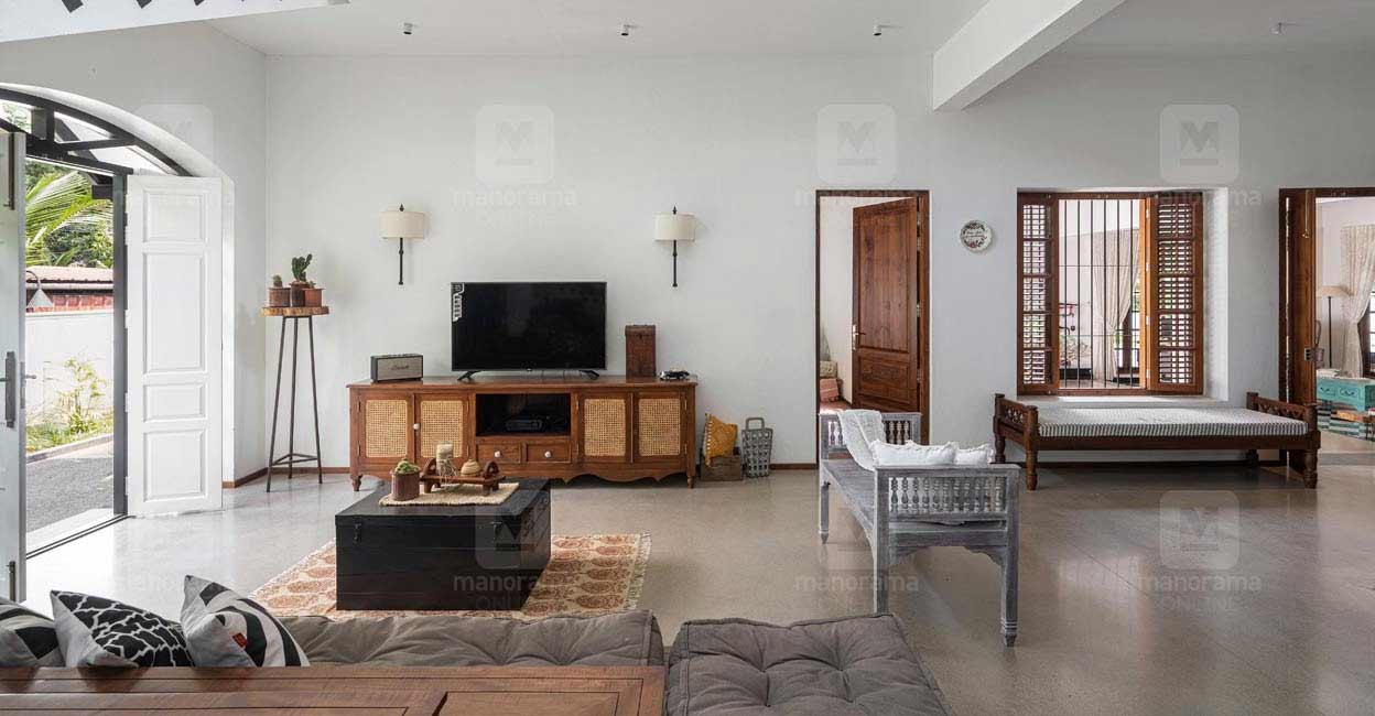 This classy Kalady house celebrates traditional and Dutch architectural ...