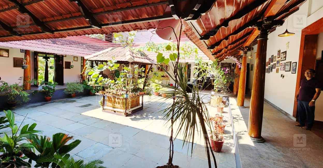 Doctor builds Varikkasseri Mana-like home by the Pamba | Lifestyle ...