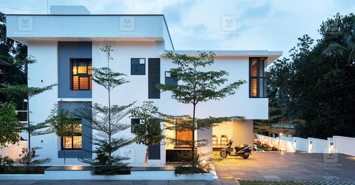 Perinthalmanna mansion blends contemporary features with traditional ...