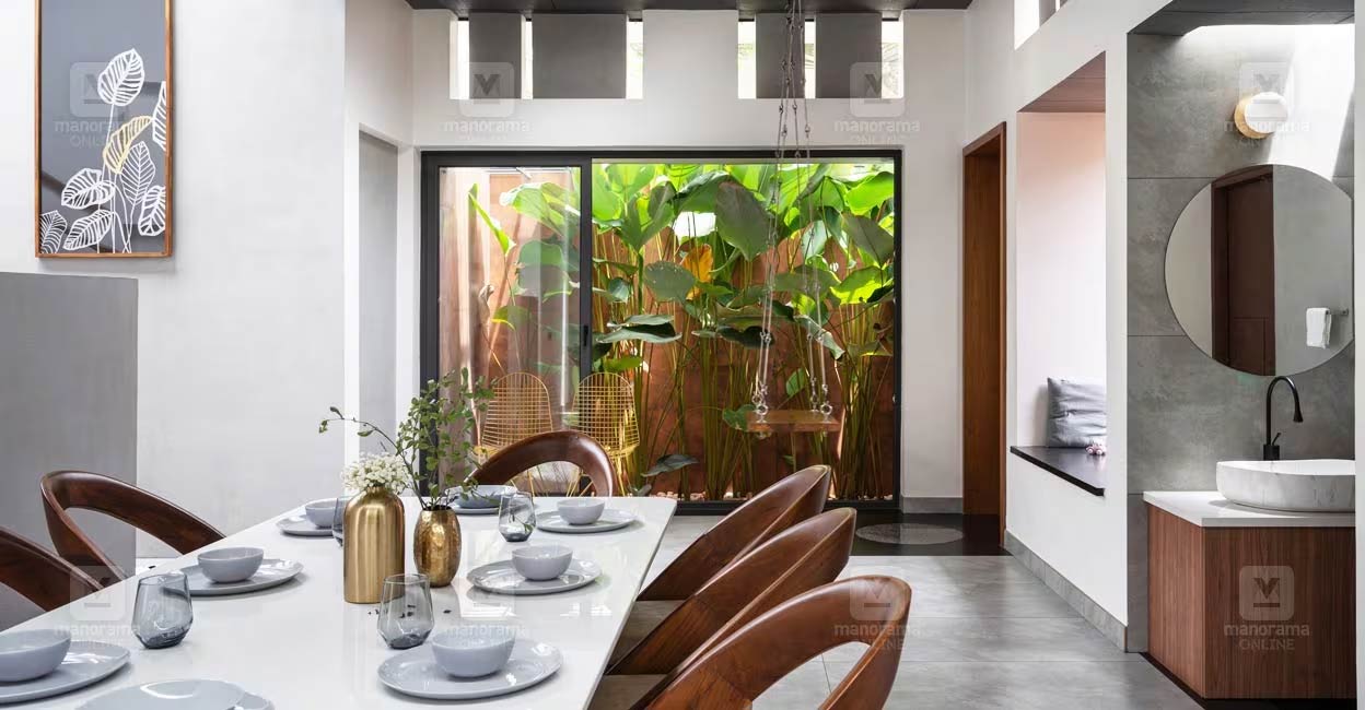 Perinthalmanna mansion blends contemporary features with traditional ...