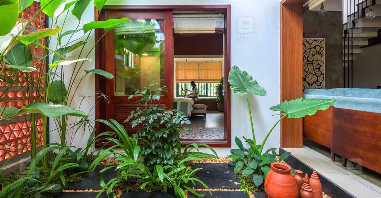 Classy and elegant; this viral house in Thrissur is a haven of greenery ...