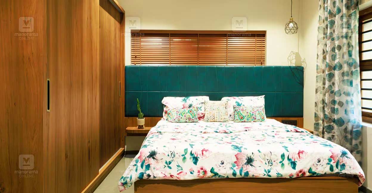 Magnificence par excellence defines this tropical house in Ponnani ...