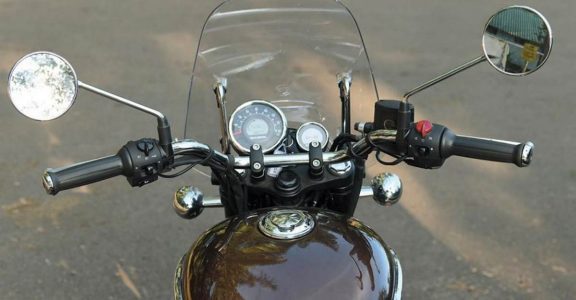 Meteor 350 test drive: A vibration-free thumper from Royal Enfield ...
