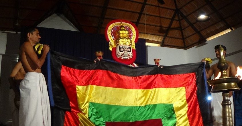 Krishnattam Performed at Ernakulam Siva temple | Campus Reporter ...