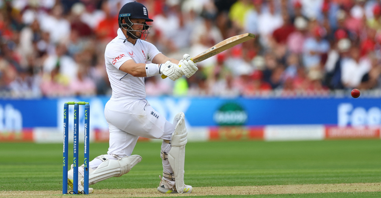 Ashes: Duckett leads England fightback on crazy day at Lord's | Cricket ...