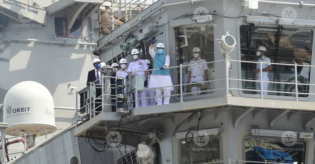 India's first Indigenous Aircraft Carrier, built by Cochin Shipyard, to ...