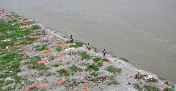 Swelling Ganges opens up Uttar Pradesh's riverside graves