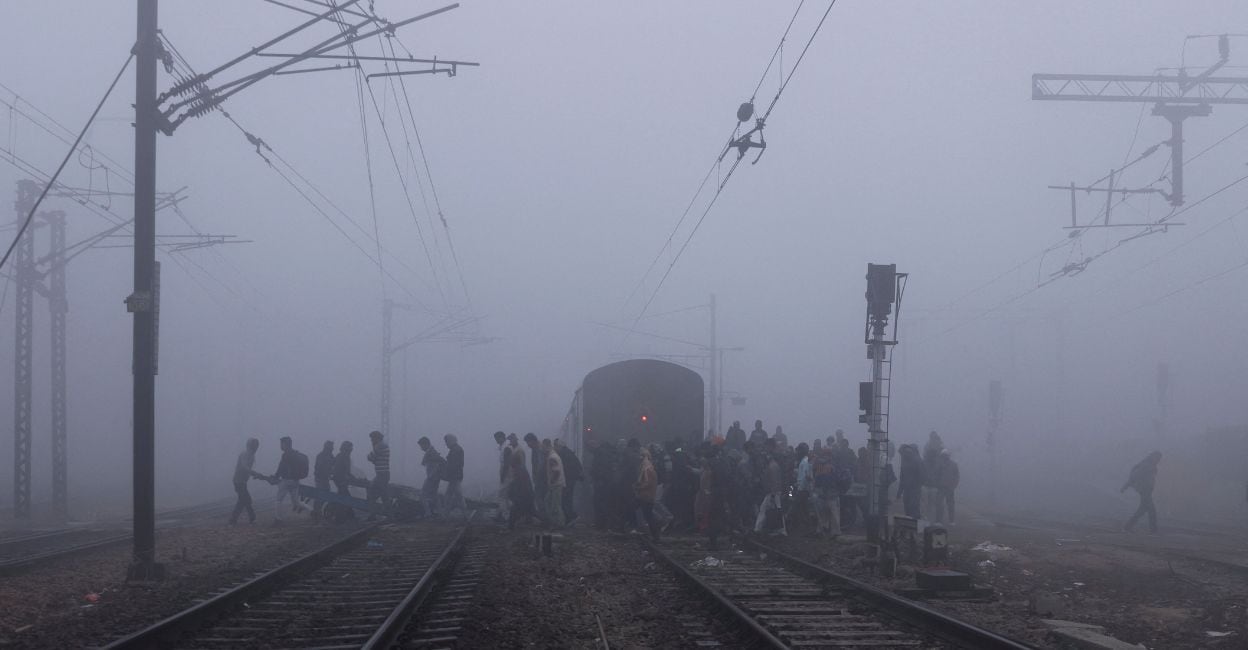 Delhi fog delays flights, cold wave closes schools | India | Onmanorama