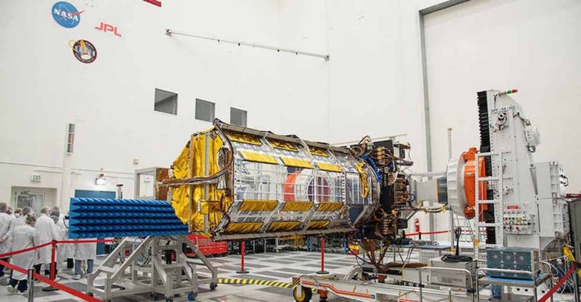 India breaks coconut, US gifts 'lucky peanuts' ahead of joint science ...