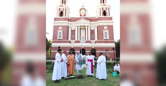 PM Modi visits Delhi church on Easter Day, plants sapling | Manorama ...