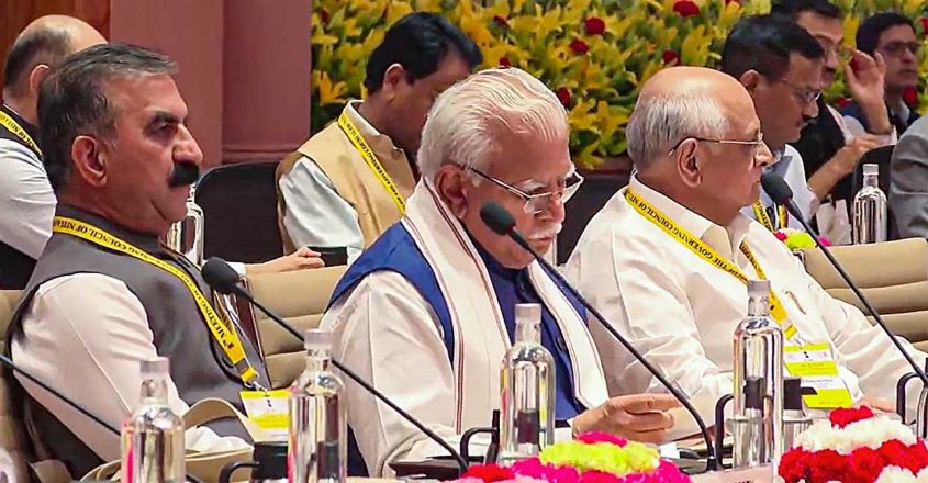 8 Chief Ministers, including Pinarayi, stay away from NITI Aayog governing council meet