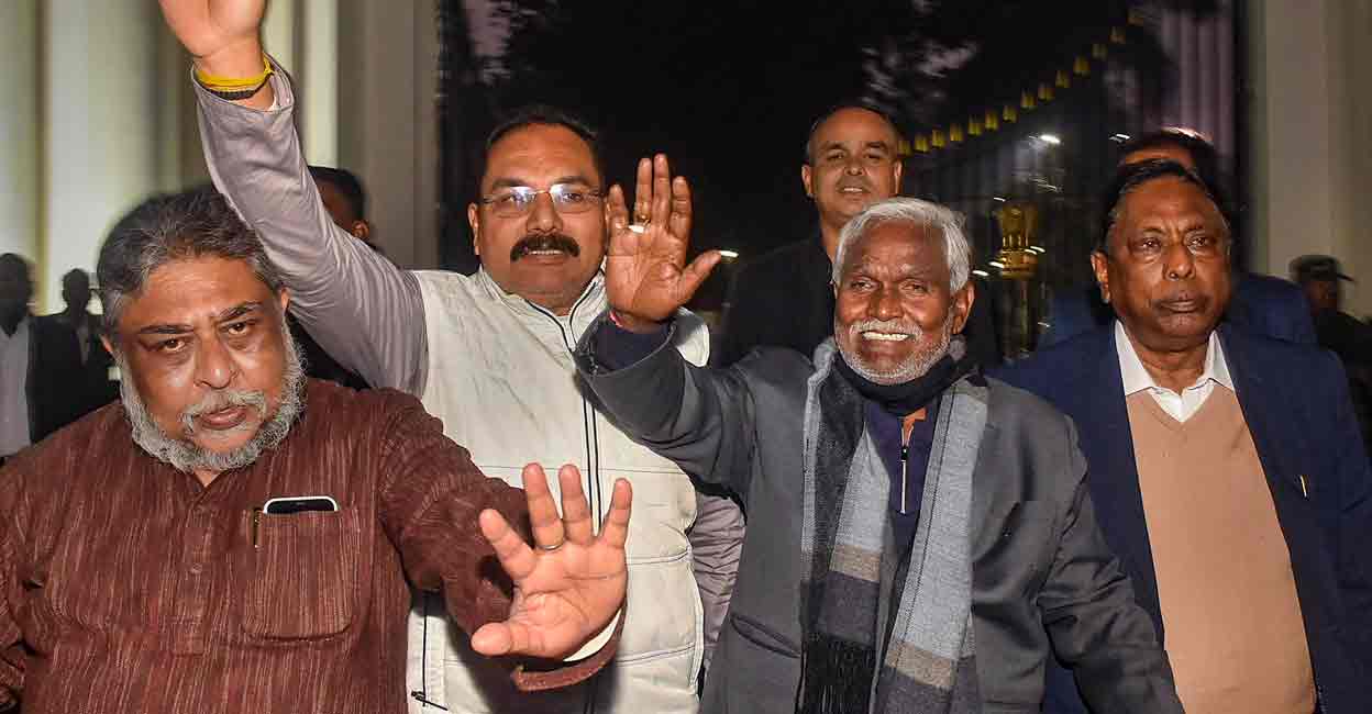Champai Soren takes oath as Jharkhand CM, Guv allows 10 days to prove ...