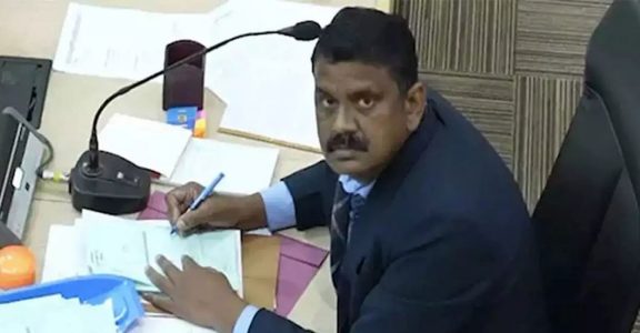 SC overturns Chandigarh mayoral poll result after BJP leader admits to ...