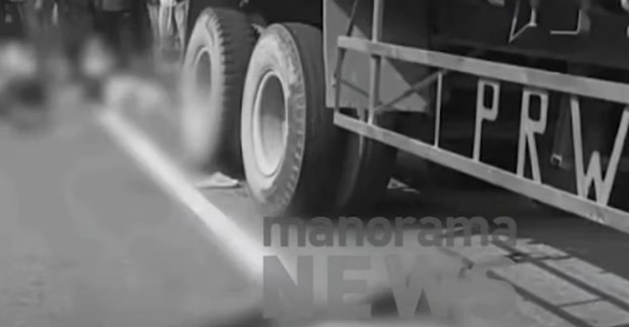 4 students die after falling off bus, run over by lorry in Tamil Nadu
