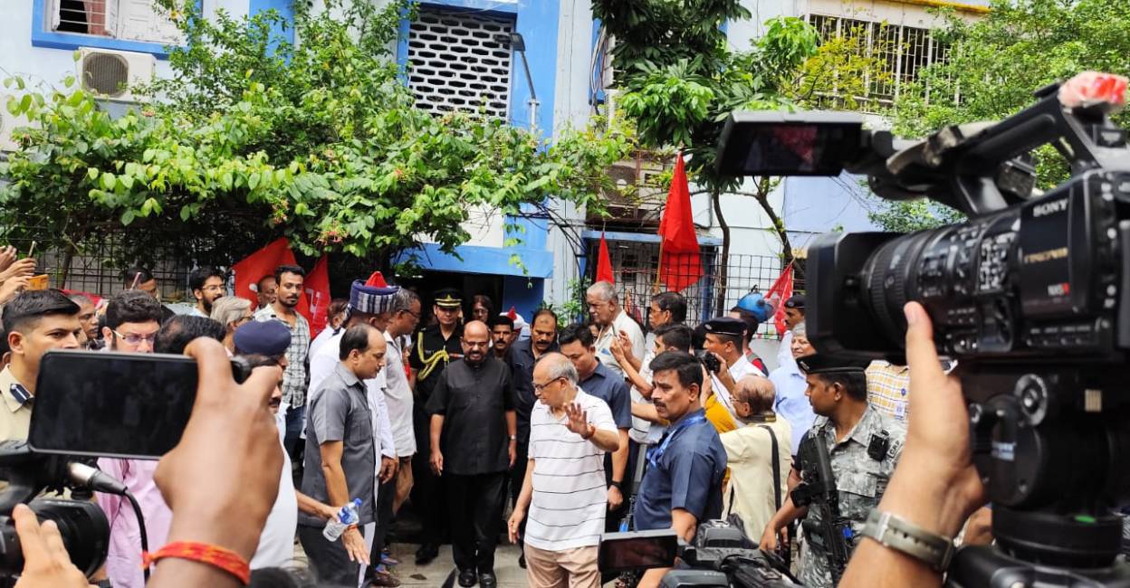 Buddhadeb Bhattacharjee: A thorough gentleman, too altruistic to be a ...