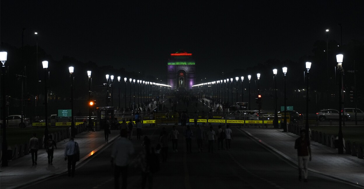 Indo-Pak tension escalates: Security tightened in Delhi, government ...