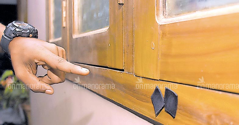 Is your house being marked for robbery? Beware of the black stickers ...