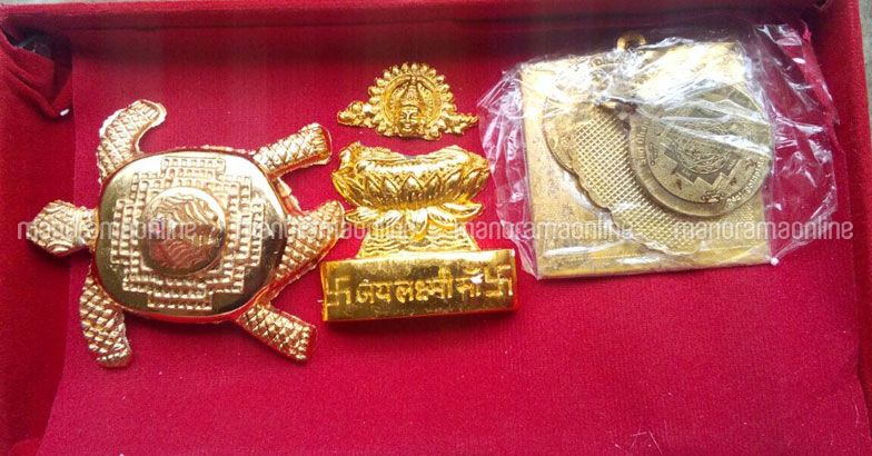 Paid for a gift from ‘Samsung,’ got cheap metal pieces and a word of ...