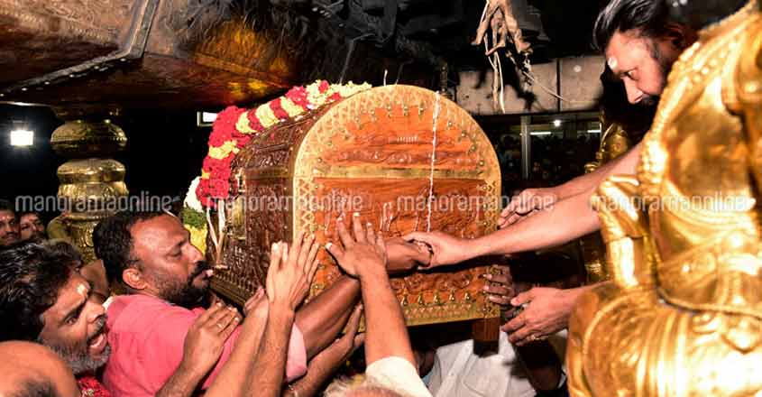 'Thanka Anki' reaches Sabarimala temple | Kerala News | English Manorama