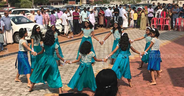 Flash mob enters church, faithful hums a Gen-Next tune