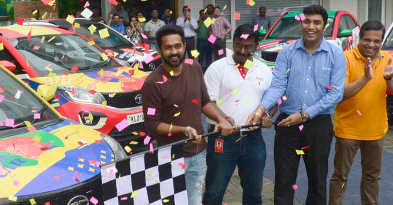 Asif Ali flags off Radio Mango's World Cup 'KaliCars' | Asif Ali | FIFA ...