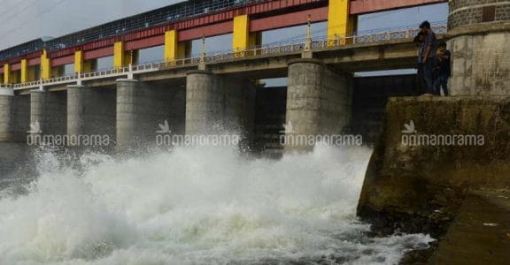 Water level in dams shoot up, flood alert sounded | Kerala dams full ...