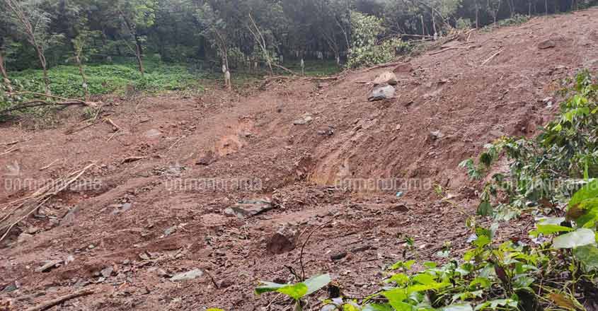 On the other side of Kavalappara, villagers live in fear of impending ...