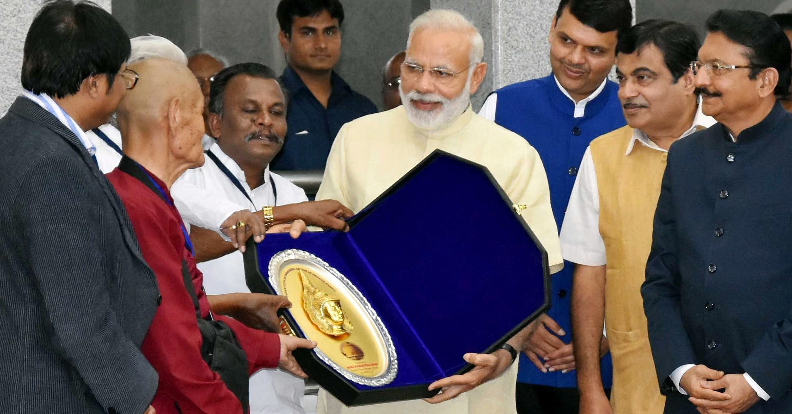 PM Modi likens BHIM-Aadhaar to Constitution, says it will revolutionize ...