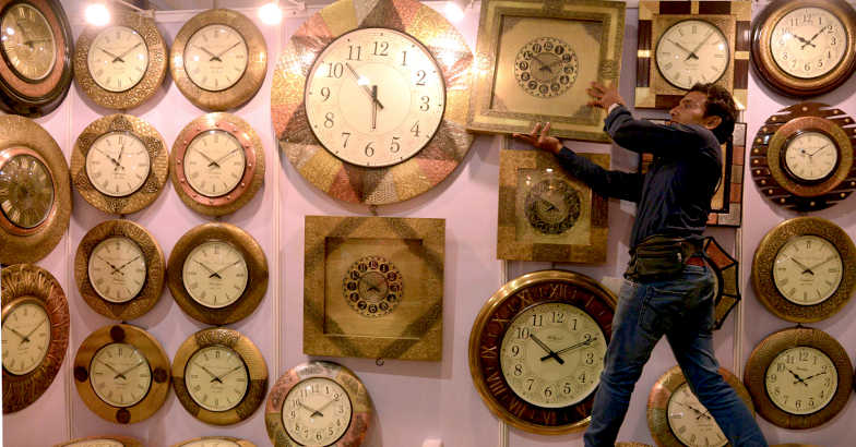 Govt assessing feasibility of different time zones in India | Time ...