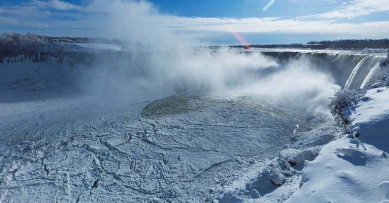 'Bombogenesis' pounds eastern US, 4 reported dead | Bomb Cyclone ...