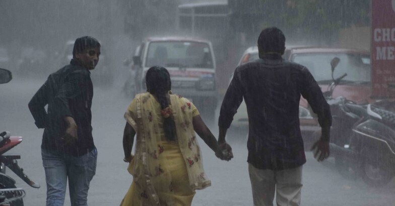Thunderstorm batters Delhi yet again | Heavy rain | Delhi rain | Delhi ...