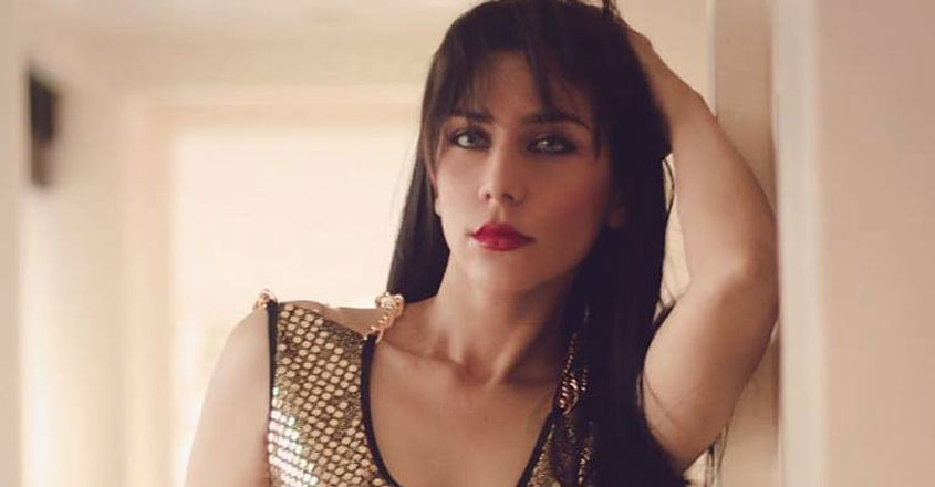 Iranian beauty queen stuck in Manila airport, streams Facebook video ...