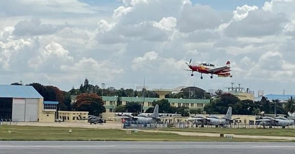 Iaf Chief S Htt 40 Flight To Propel Hal Spirits India News English