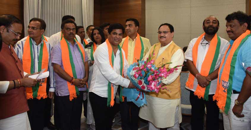 3 Congress rebels, one BJP MLA sworn-in as Goa Ministers | India News ...