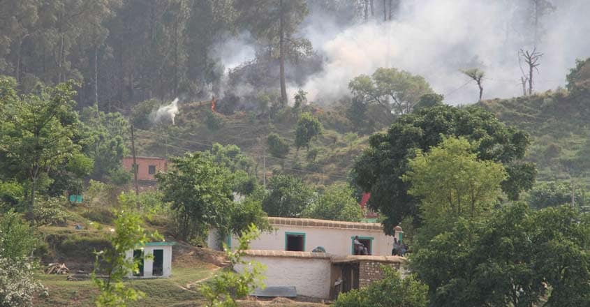 1 Indian, 2 Pak soldiers killed in firing along LoC | India News ...