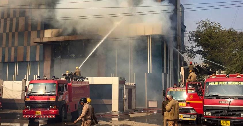 One firefighter killed, 14 others injured in Delhi factory fire | India ...