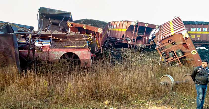 Three killed after two goods trains collide in Madhya Pradesh | India ...