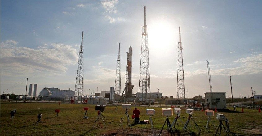Spacex Rocket Launched Carrying Israels First Lunar Lander Spacex