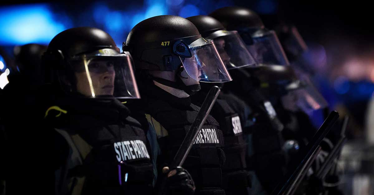 Racially charged violence rages for third night in Minneapolis | World ...