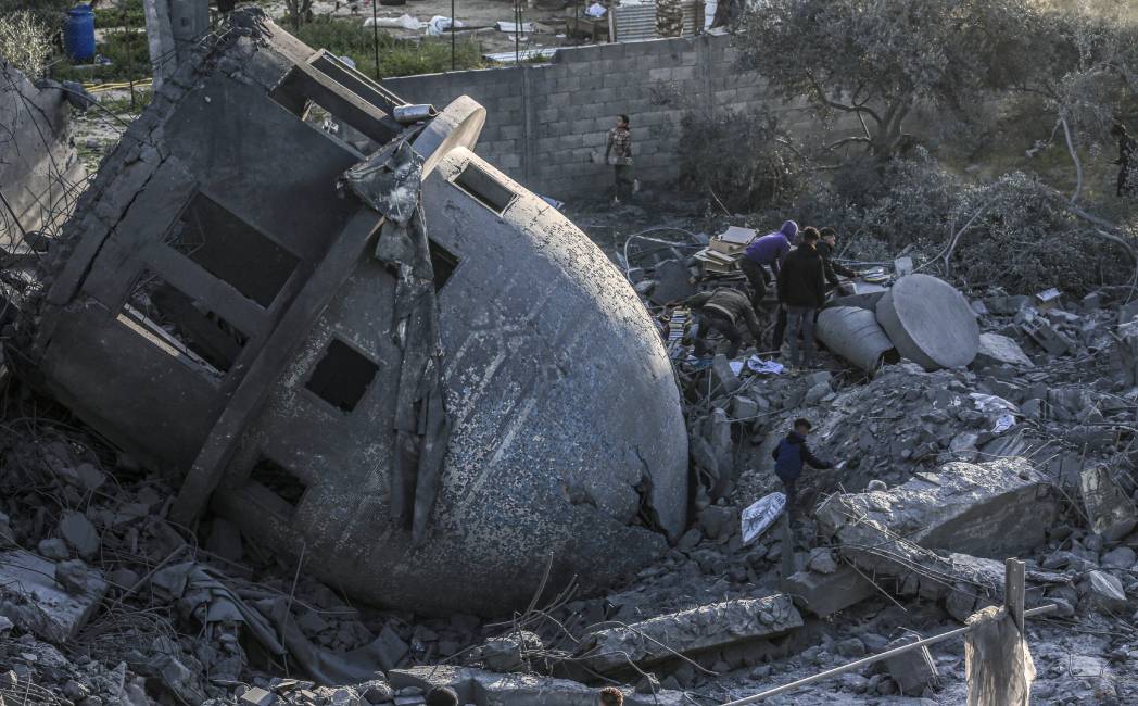 Israel on board with Gaza peace deal, as US completes first airdrop