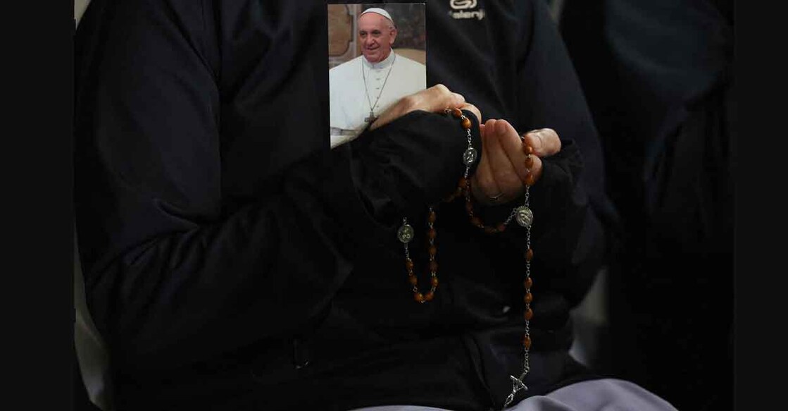 Pope Francis back on ventilator after 2 respiratory 'insufficiencies': Vatican