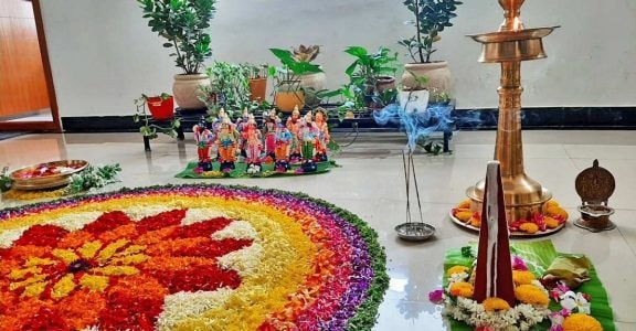 Onam floral carpet designs and the 10 incarnations of Lord Vishnu ...