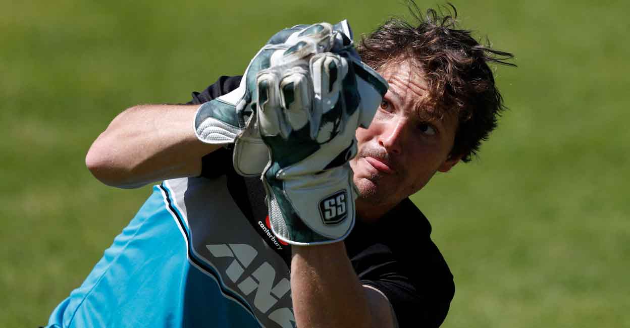 Watling braves injury to play on final day of his Test career | Cricket ...