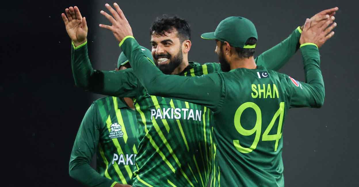T20 World Cup: Pakistan end South Africa's unbeaten run, stay in the ...