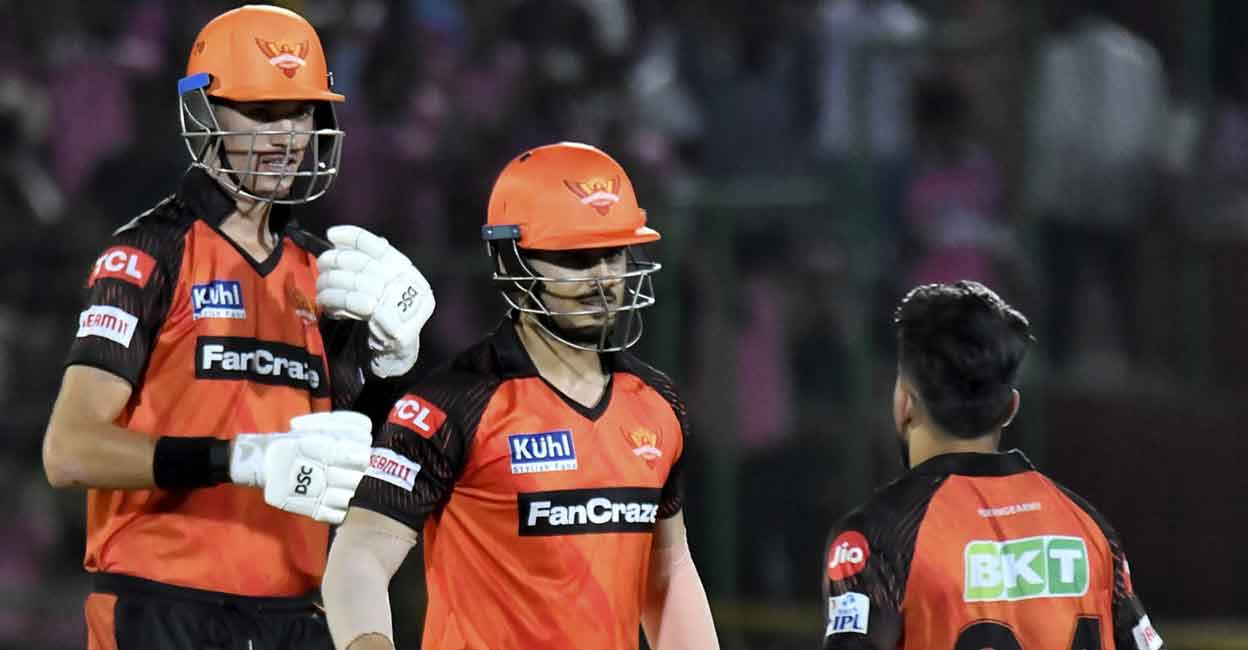 IPL 2023: Samad's last-ball six keeps SRH in playoffs race | IPL News ...